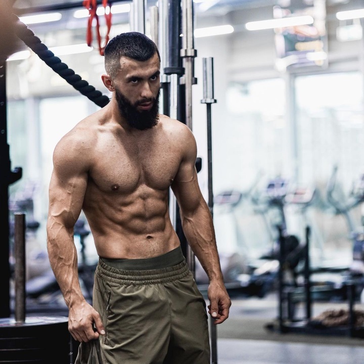 헬스장 청소부의 티배깅gif