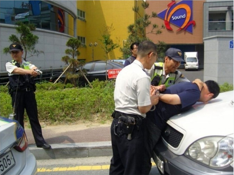 호신용품으로 다이소 고무망치가 짱임