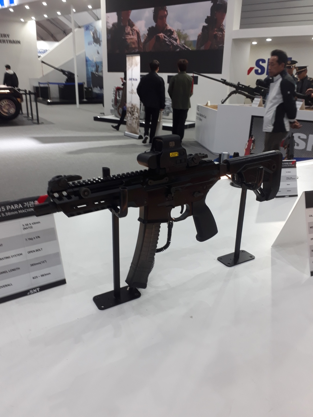 기관단총의 시대가 저물어 가는 지금 차세대 MP5로 지목받는 총 | 유머 게시판