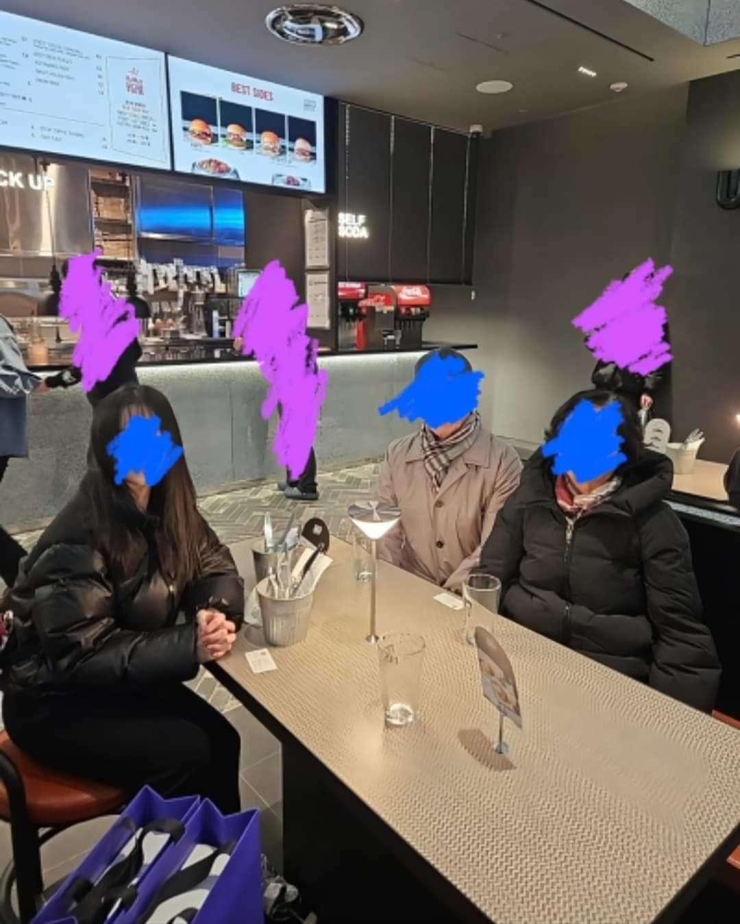 햄버거집에 다녀온 70대 엄마jpg