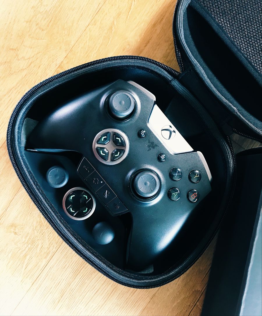 Razer Wolverine Ultimate Chroma : 클리앙