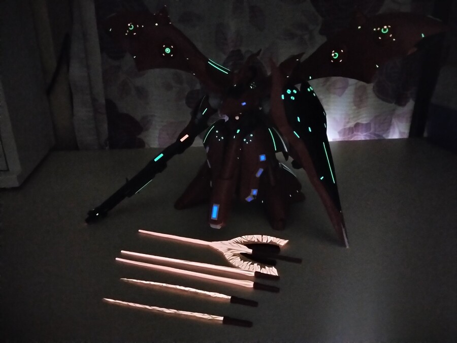 HG나이팅게일 축광테이프 작업완료후 몇장