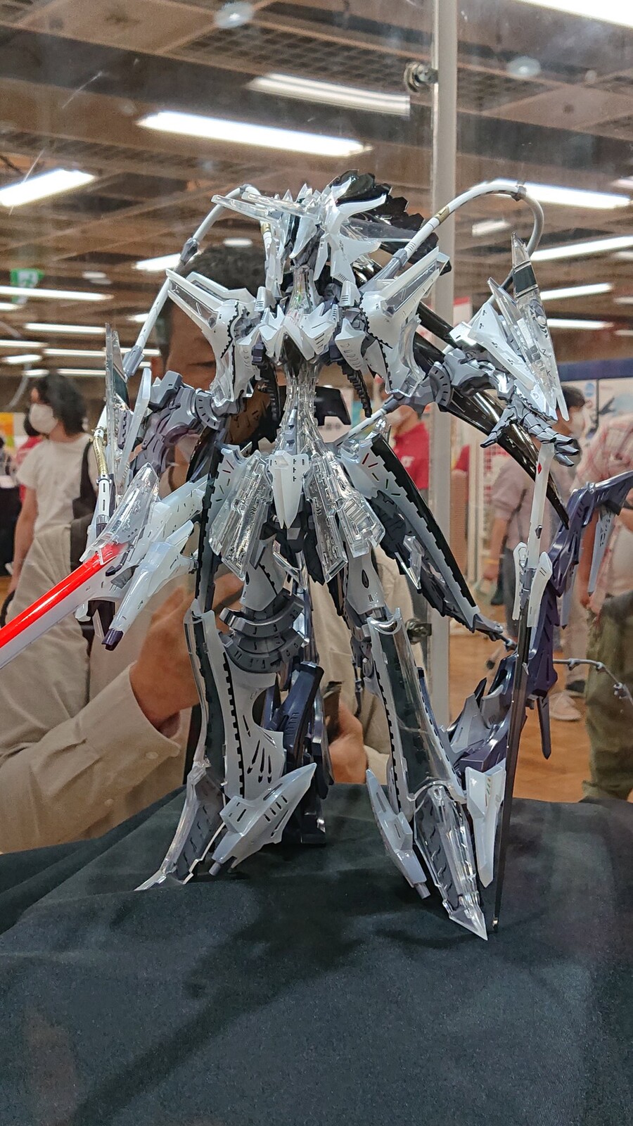 [보크스] FSS 고딕메이드 ZAP (레드미라지) 전시사진추가 | 프라모델 정보