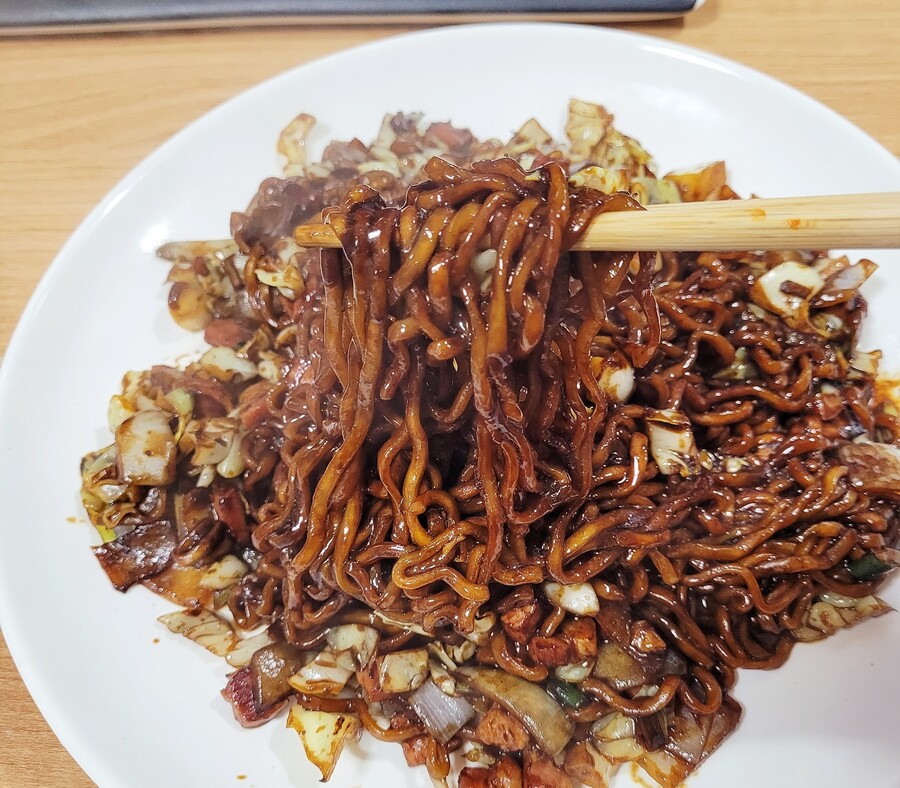 이춘삼 홈플러스 짜장라면 볶아먹기 | 음식 갤러리