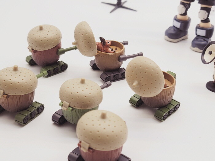 DONGURI TANK 람쥐 땅크 부대