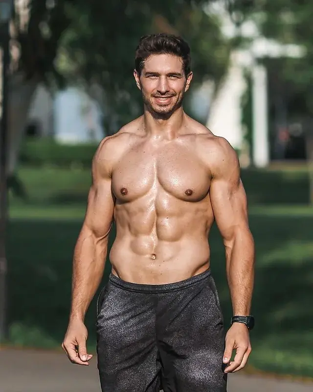 후방) 신기한 가슴 유전자 | 유머 게시판