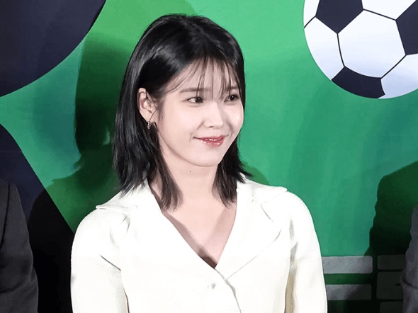 [IU] 'DREAM' 무대인사 Behind Film🎞️ 움짤 | 아이유 | RULIWEB