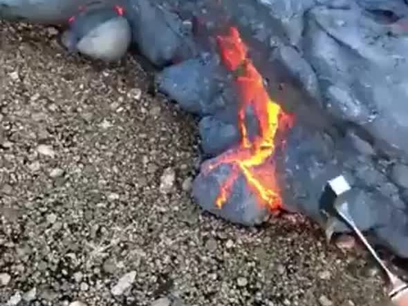 1000도씨로 익힌 군고구마 먹는법 | 유머 게시판 | RULIWEB