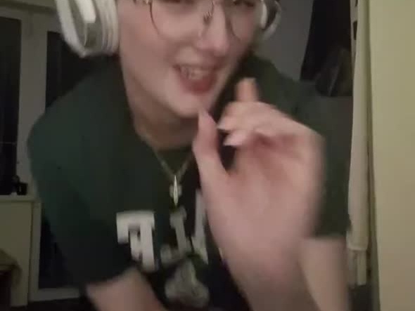 큰일난거 같은 K-POP 근황 | 유머 게시판 | RULIWEB