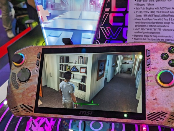 MSI UMPC, CLAW 풀아웃 콜라보 실사 | PC 정보 게시판