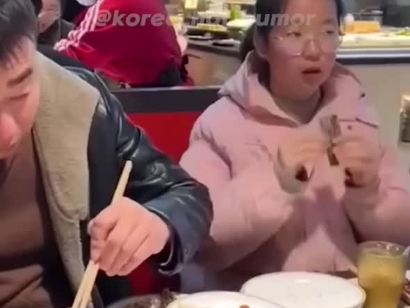 SNS 인기스타가 된 중국인 부녀GIF